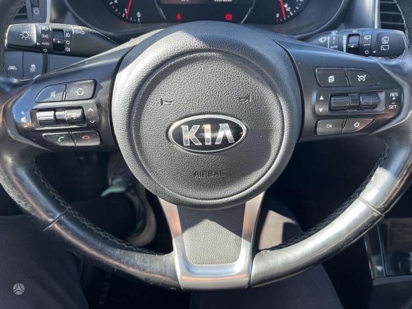 Kia Sorento 2015 Tauragė vietnē Balts Kia Sorento 2015 Tauragė, ar dzinēja tilpumu 2.20 L un nobraukumu 213 tūkst. km par 9500 €, foto 11 vietnē AUTOMOTO.COM.LV
