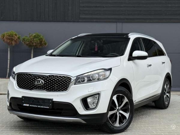 White Kia Sorento 2016 in Siauliai, with an engine capacity of 2.20 L and mileage of 177 thousand km for 15950 €, photo 2 on AUTOMOTO.COM.LV