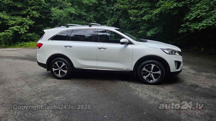 White Kia Sorento 2016 in Tallinn, with an engine capacity of 2.20 L and mileage of 219 thousand km for 13500 €, photo 1 on AUTOMOTO.COM.LV