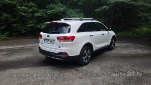 White Kia Sorento 2016 in Tallinn, with an engine capacity of 2.20 L and mileage of 219 thousand km for 13500 €, photo 3 on AUTOMOTO.COM.LV