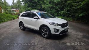 White Kia Sorento 2016 in Tallinn, with an engine capacity of 2.20 L and mileage of 219 thousand km for 13500 €, photo 4 on AUTOMOTO.COM.LV