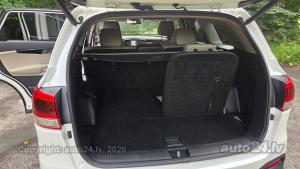 White Kia Sorento 2016 in Tallinn, with an engine capacity of 2.20 L and mileage of 219 thousand km for 13500 €, photo 9 on AUTOMOTO.COM.LV
