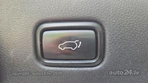White Kia Sorento 2016 in Tallinn, with an engine capacity of 2.20 L and mileage of 219 thousand km for 13500 €, photo 17 on AUTOMOTO.COM.LV