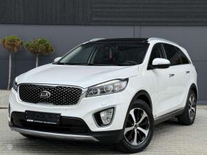 White Kia Sorento 2016 in Siauliai, with an engine capacity of 2.20 L and mileage of 177 thousand km for 15950 €, photo 3 on AUTOMOTO.COM.LV