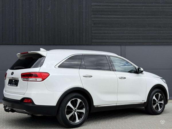 Balts Kia Sorento 2016 Šauļi, ar dzinēja tilpumu 2.20 L un nobraukumu 177 tūkst. km par 15950 €, foto 9 vietnē AUTOMOTO.COM.LV
