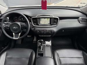White Kia Sorento 2016 in Siauliai, with an engine capacity of 2.20 L and mileage of 177 thousand km for 15950 €, photo 22 on AUTOMOTO.COM.LV