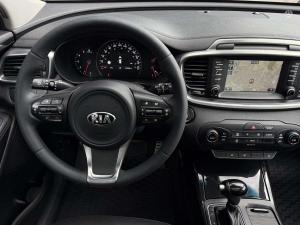 White Kia Sorento 2016 in Siauliai, with an engine capacity of 2.20 L and mileage of 177 thousand km for 15950 €, photo 24 on AUTOMOTO.COM.LV