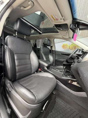 White Kia Sorento 2016 in Siauliai, with an engine capacity of 2.20 L and mileage of 177 thousand km for 15950 €, photo 26 on AUTOMOTO.COM.LV