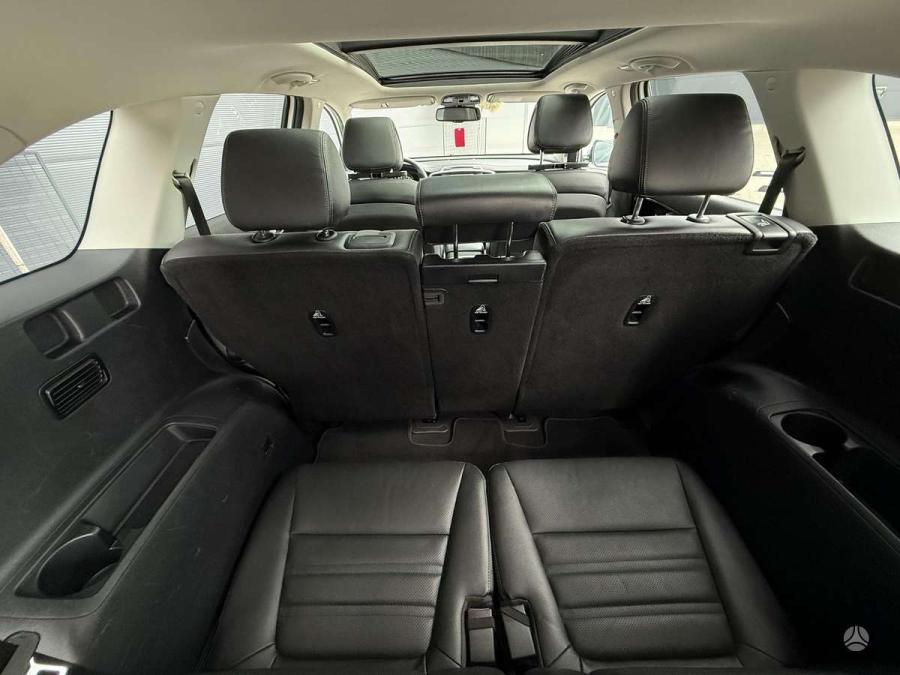 White Kia Sorento 2016 in Siauliai, with an engine capacity of 2.20 L and mileage of 177 thousand km for 15950 €, photo 31 on AUTOMOTO.COM.LV