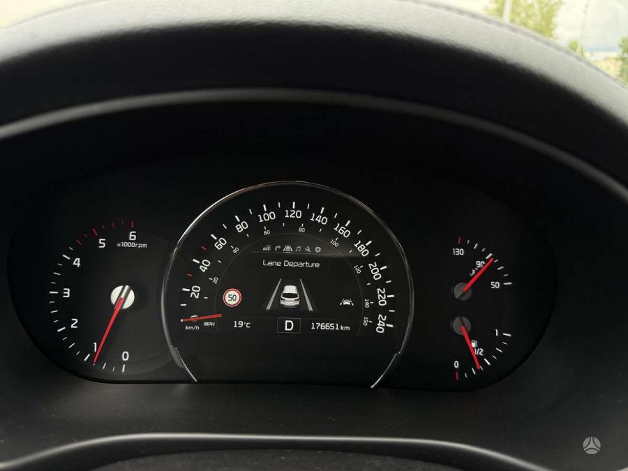 White Kia Sorento 2016 in Siauliai, with an engine capacity of 2.20 L and mileage of 177 thousand km for 15950 €, photo 36 on AUTOMOTO.COM.LV