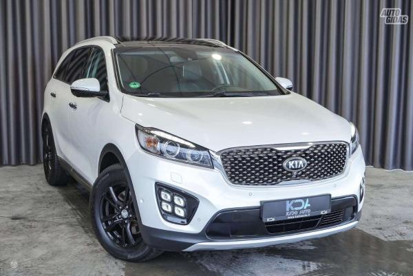 White Kia Sorento 2017 in Marijampole, with an engine capacity of 2.20 L and mileage of 211 thousand km for 16450 €, photo 2 on AUTOMOTO.COM.LV