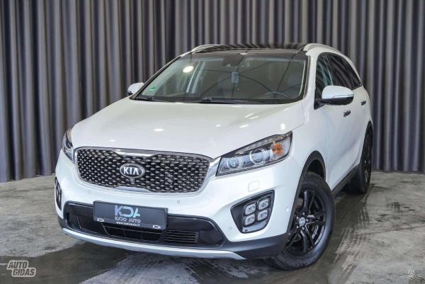 White Kia Sorento 2017 in Marijampole, with an engine capacity of 2.20 L and mileage of 211 thousand km for 16450 €, photo 4 on AUTOMOTO.COM.LV