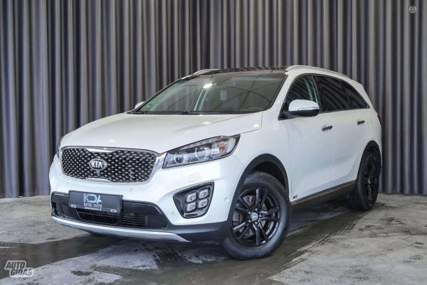 White Kia Sorento 2017 in Marijampole, with an engine capacity of 2.20 L and mileage of 211 thousand km for 16450 €, photo 5 on AUTOMOTO.COM.LV