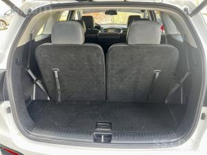 White Kia Sorento 2017 in Riga, with an engine capacity of 2.20 L and mileage of 168 thousand km for 16500 €, photo 9 on AUTOMOTO.COM.LV