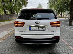 White Kia Sorento 2017 in Riga, with an engine capacity of 2.20 L and mileage of 168 thousand km for 16500 €, photo 11 on AUTOMOTO.COM.LV