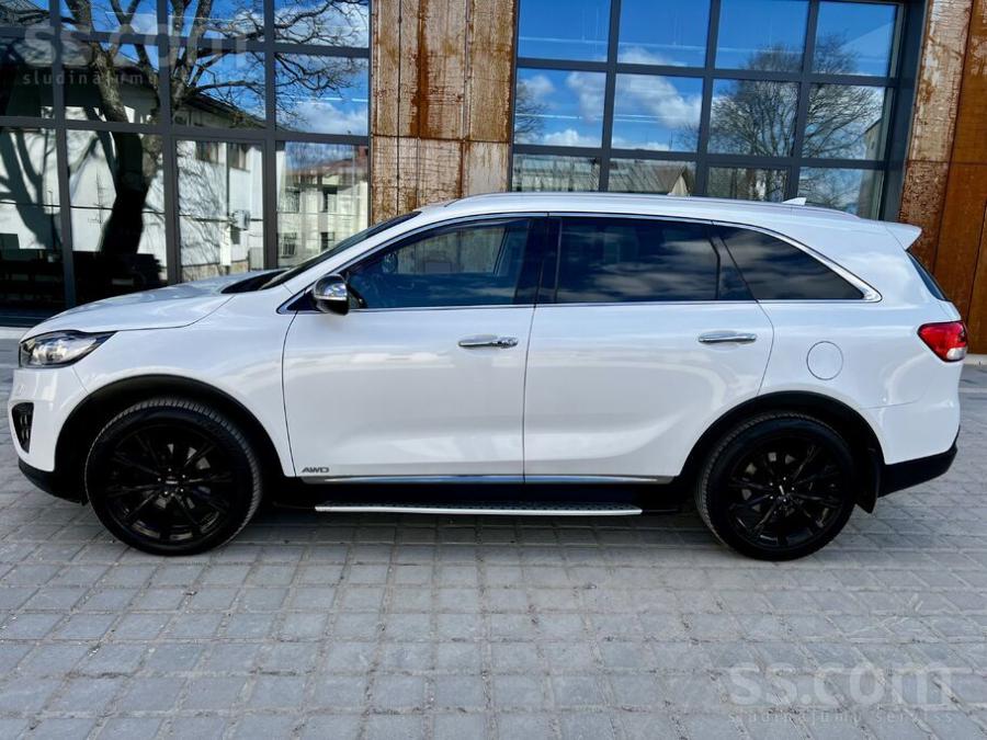 White Kia Sorento 2017 in Riga, with an engine capacity of 2.20 L and mileage of 168 thousand km for 16500 €, photo 14 on AUTOMOTO.COM.LV
