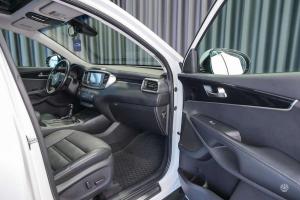 Balts Kia Sorento 2017 Marijampole, ar dzinēja tilpumu 2.20 L un nobraukumu 211 tūkst. km par 15450 €, foto 38 vietnē AUTOMOTO.COM.LV