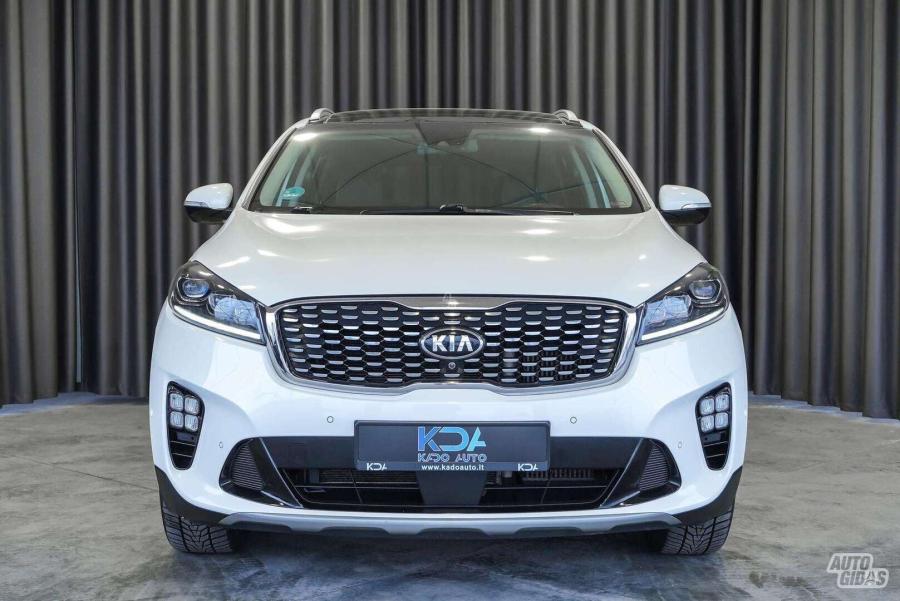 White Kia Sorento 2018 in Marijampole, with an engine capacity of 2.20 L and mileage of 128 thousand km for 20950 €, photo 3 on AUTOMOTO.COM.LV