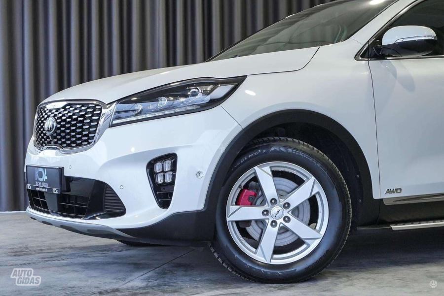 White Kia Sorento 2018 in Marijampole, with an engine capacity of 2.20 L and mileage of 128 thousand km for 20950 €, photo 6 on AUTOMOTO.COM.LV