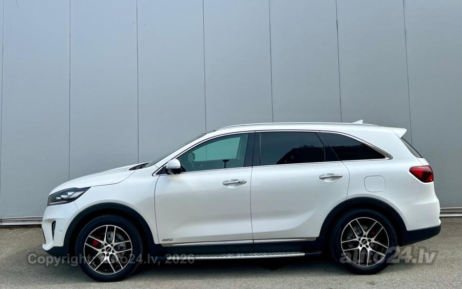 White Kia Sorento 2018 in Tallinn, with an engine capacity of 2.20 L and mileage of 0 thousand km for 19999 €, photo 3 on AUTOMOTO.COM.LV