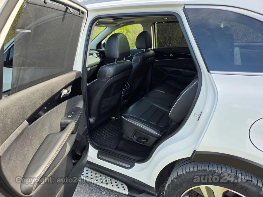 Balts Kia Sorento 2018 Tallina, ar dzinēja tilpumu 2.20 L un nobraukumu 147 tūkst. km par 22000 €, foto 12 vietnē AUTOMOTO.COM.LV
