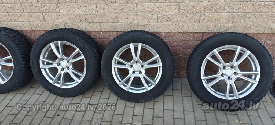 Balts Kia Sorento 2018 Tallina, ar dzinēja tilpumu 2.20 L un nobraukumu 147 tūkst. km par 22000 €, foto 18 vietnē AUTOMOTO.COM.LV