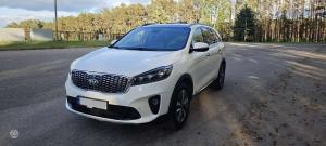White Kia Sorento 2018 in Kaunas, with an engine capacity of 2.20 L and mileage of 194 thousand km for 16300 €, photo 7 on AUTOMOTO.COM.LV