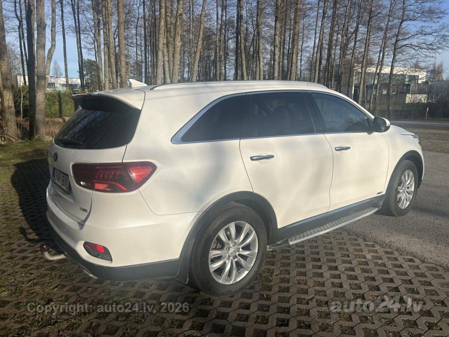 Balts Kia Sorento 2018 Tallina, ar dzinēja tilpumu 2.20 L un nobraukumu 180 tūkst. km par 24000 €, foto 4 vietnē AUTOMOTO.COM.LV
