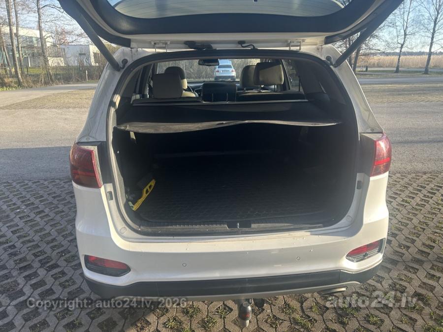 Balts Kia Sorento 2018 Tallina, ar dzinēja tilpumu 2.20 L un nobraukumu 180 tūkst. km par 24000 €, foto 6 vietnē AUTOMOTO.COM.LV