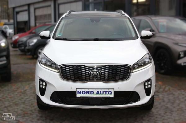 White Kia Sorento 2019 in Kaunas, with an engine capacity of 2.20 L and mileage of 98 thousand km for 30609 €, photo 3 on AUTOMOTO.COM.LV