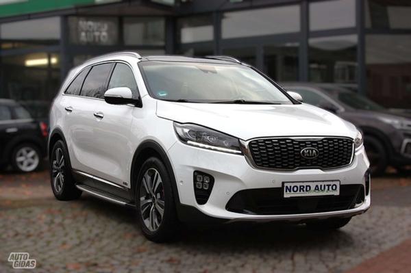 White Kia Sorento 2019 in Kaunas, with an engine capacity of 2.20 L and mileage of 98 thousand km for 30609 €, photo 5 on AUTOMOTO.COM.LV