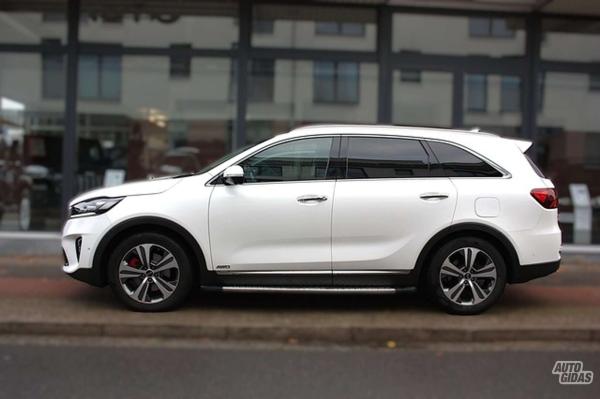 White Kia Sorento 2019 in Kaunas, with an engine capacity of 2.20 L and mileage of 98 thousand km for 30609 €, photo 6 on AUTOMOTO.COM.LV