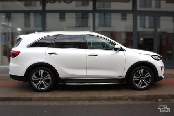 White Kia Sorento 2019 in Kaunas, with an engine capacity of 2.20 L and mileage of 98 thousand km for 30609 €, photo 7 on AUTOMOTO.COM.LV