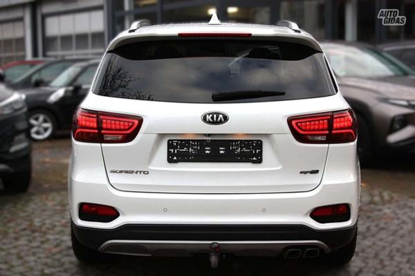White Kia Sorento 2019 in Kaunas, with an engine capacity of 2.20 L and mileage of 98 thousand km for 30609 €, photo 9 on AUTOMOTO.COM.LV