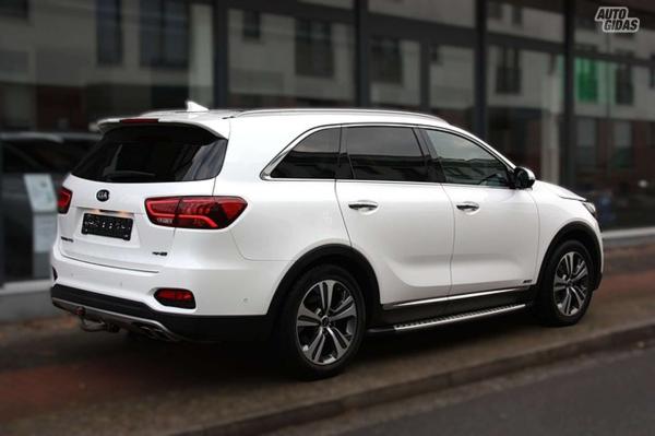 White Kia Sorento 2019 in Kaunas, with an engine capacity of 2.20 L and mileage of 98 thousand km for 30609 €, photo 10 on AUTOMOTO.COM.LV
