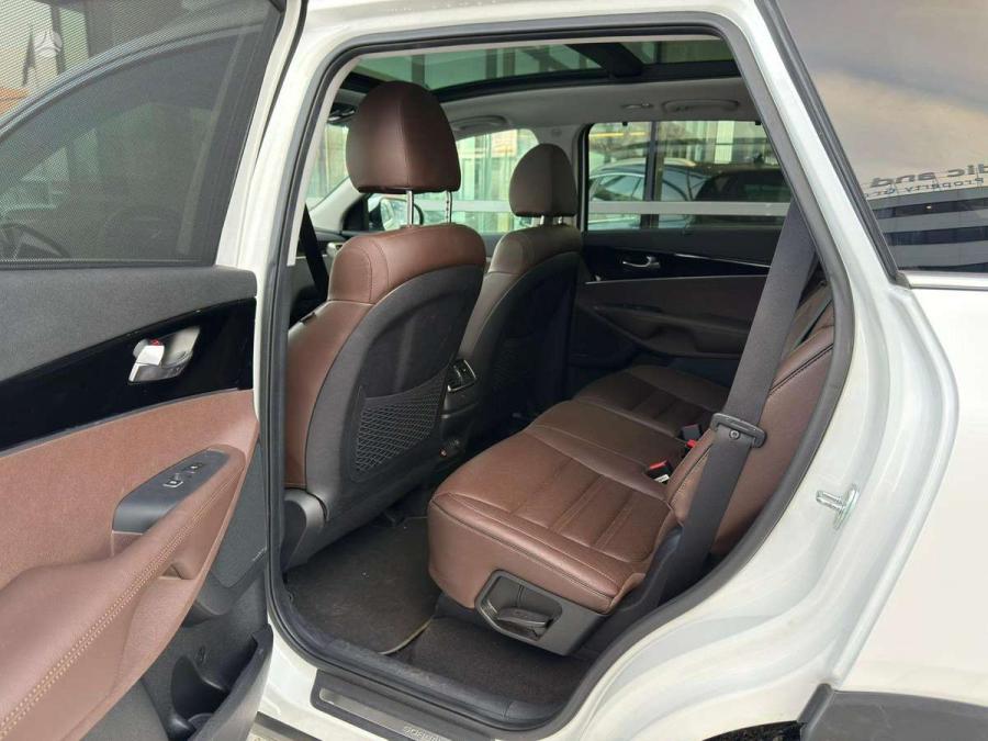 Balts Kia Sorento 2019 Viļņa, ar dzinēja tilpumu 2.20 L un nobraukumu 85 tūkst. km par 25900 €, foto 9 vietnē AUTOMOTO.COM.LV