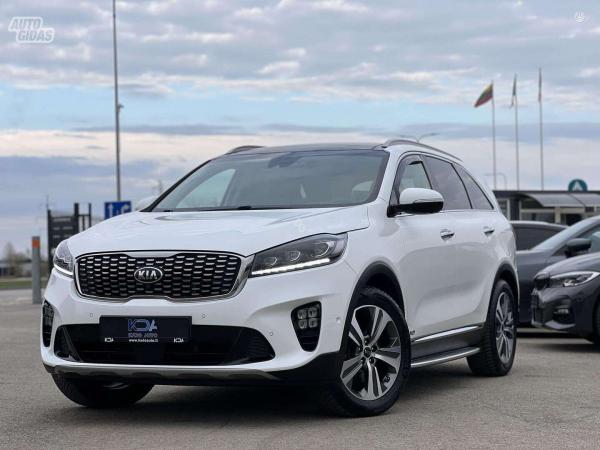 White Kia Sorento 2019 in Marijampole, with an engine capacity of 2.20 L and mileage of 156 thousand km for 21350 €, photo 4 on AUTOMOTO.COM.LV