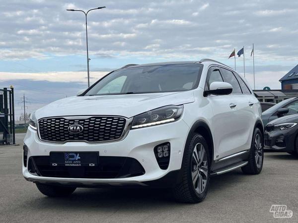 White Kia Sorento 2019 in Marijampole, with an engine capacity of 2.20 L and mileage of 156 thousand km for 21350 €, photo 8 on AUTOMOTO.COM.LV