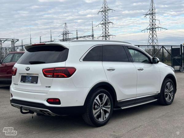 White Kia Sorento 2019 in Marijampole, with an engine capacity of 2.20 L and mileage of 156 thousand km for 21350 €, photo 10 on AUTOMOTO.COM.LV