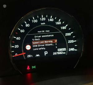 White Kia Sorento 2019 in Marijampole, with an engine capacity of 2.20 L and mileage of 268 thousand km for 16999 €, photo 5 on AUTOMOTO.COM.LV