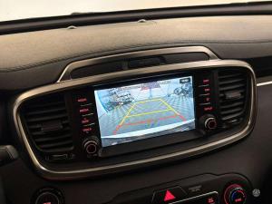 White Kia Sorento 2019 in Marijampole, with an engine capacity of 2.20 L and mileage of 268 thousand km for 16999 €, photo 6 on AUTOMOTO.COM.LV
