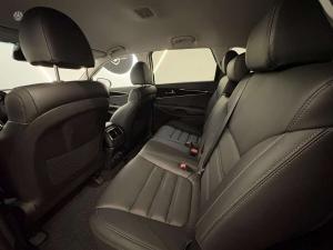 White Kia Sorento 2019 in Marijampole, with an engine capacity of 2.20 L and mileage of 268 thousand km for 16999 €, photo 24 on AUTOMOTO.COM.LV