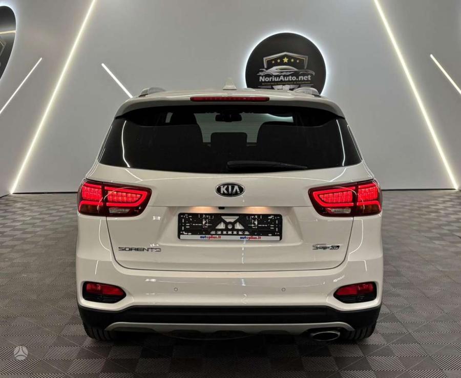 White Kia Sorento 2019 in Marijampole, with an engine capacity of 2.20 L and mileage of 268 thousand km for 16999 €, photo 34 on AUTOMOTO.COM.LV