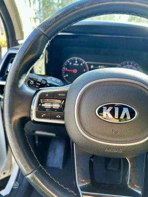 White Kia Sorento 2020 in Vilnius, with an engine capacity of 2.15 L and mileage of 106 thousand km for 15000 €, photo 19 on AUTOMOTO.COM.LV