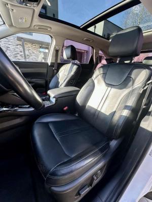 White Kia Sorento 2020 in Vilnius, with an engine capacity of 2.15 L and mileage of 106 thousand km for 15000 €, photo 24 on AUTOMOTO.COM.LV