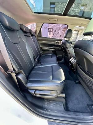 White Kia Sorento 2020 in Vilnius, with an engine capacity of 2.15 L and mileage of 106 thousand km for 15000 €, photo 29 on AUTOMOTO.COM.LV