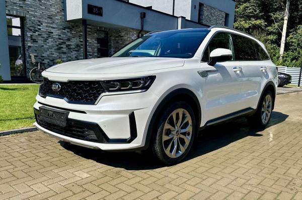 White Kia Sorento 2020 in Vilnius, with an engine capacity of 2.15 L and mileage of 106 thousand km for 22900 €, photo 8 on AUTOMOTO.COM.LV
