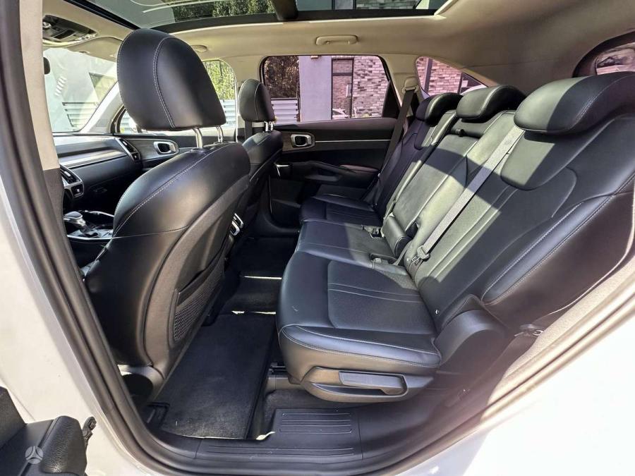 Balts Kia Sorento 2020 Viļņa, ar dzinēja tilpumu 2.15 L un nobraukumu 106 tūkst. km par 22900 €, foto 26 vietnē AUTOMOTO.COM.LV