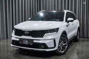 White Kia Sorento 2021 in Marijampole, with an engine capacity of 2.15 L and mileage of 241 thousand km for 26950 €, photo 4 on AUTOMOTO.COM.LV
