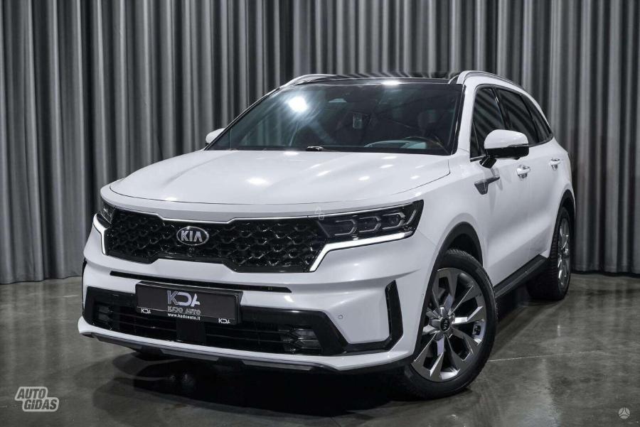 White Kia Sorento 2021 in Marijampole, with an engine capacity of 2.20 L and mileage of 241 thousand km for 26850 €, photo 4 on AUTOMOTO.COM.LV